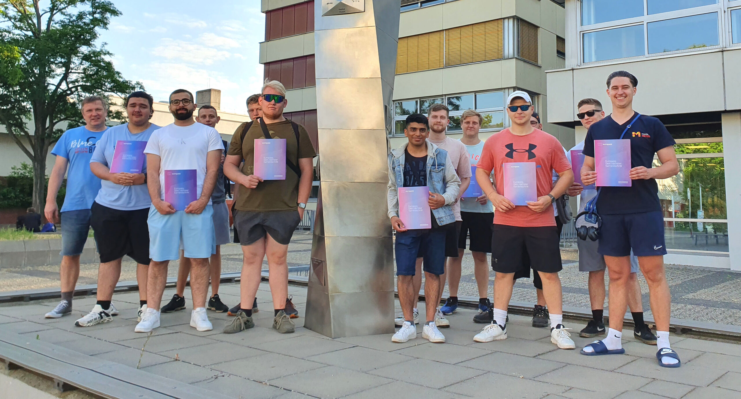 Les élèves recoivent leurs EUROPASS - BBS1